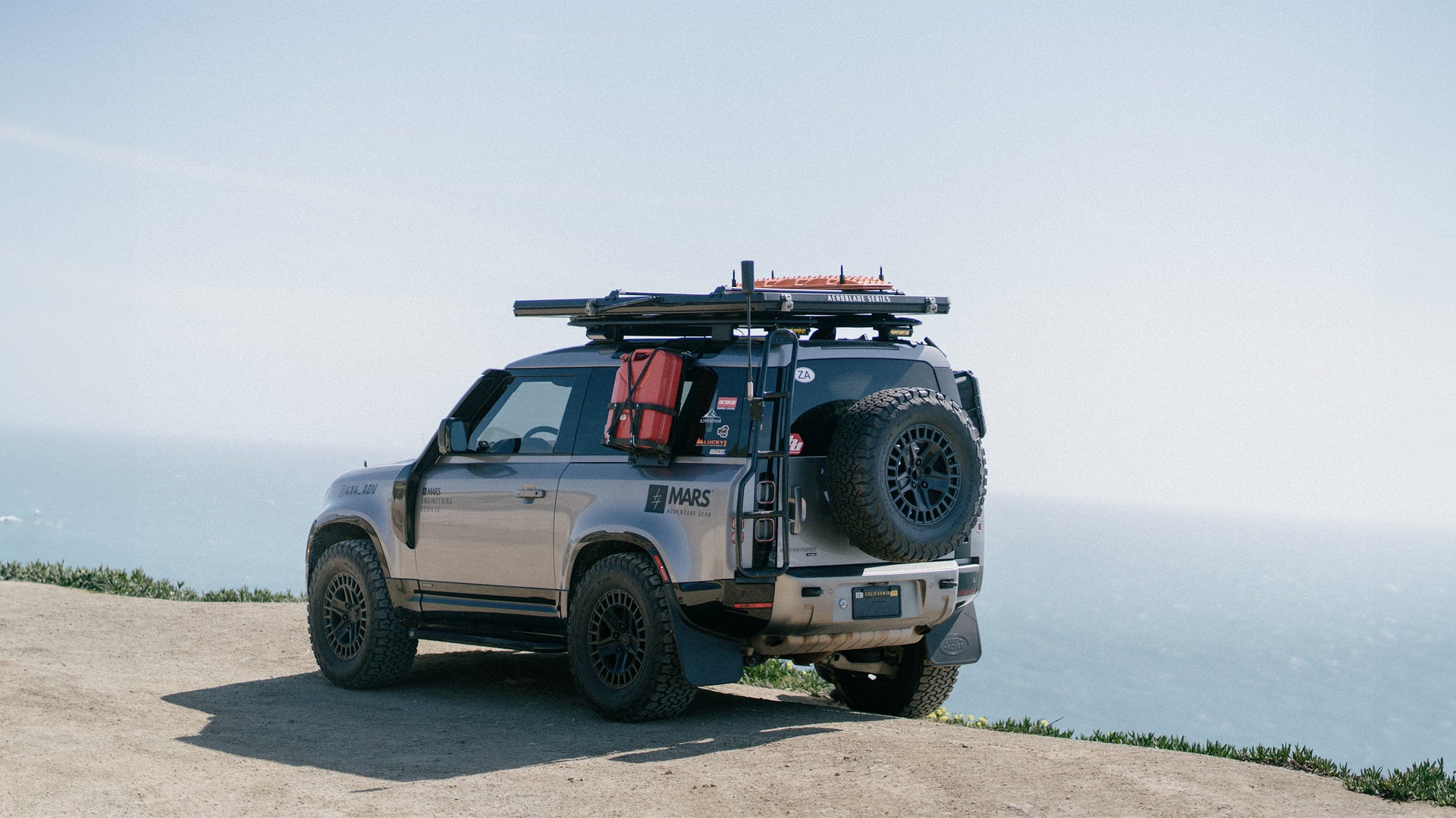 Ultra-Light & Slim Rooftop Tent | Mars Adventure Gear